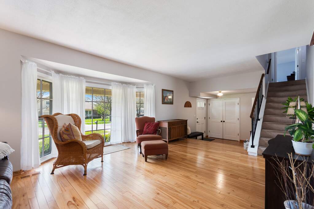 905 Kennebec Lane, Naperville, IL 60563 | MLS# 12347890 | @properties ...