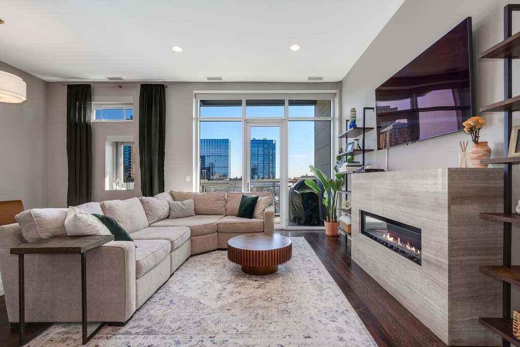 1120 W Adams Street #5W, Chicago, IL 60607 | MLS# 12370292 ...