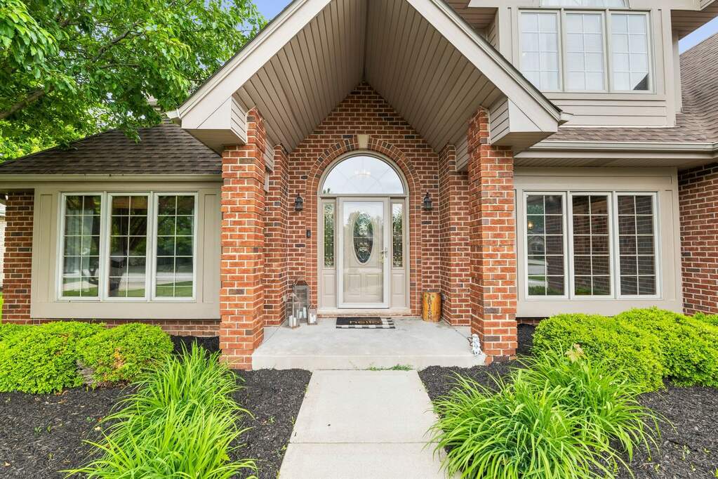 373 W Joliet Highway, New Lenox, IL 60451 | MLS# 12374751 | @properties ...
