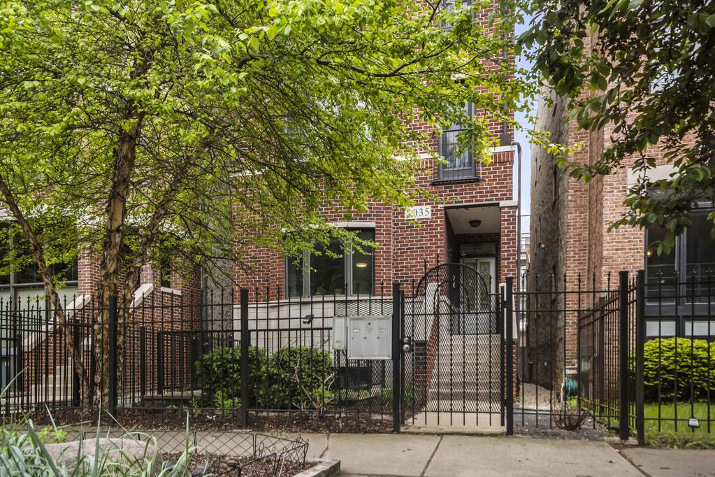 2035 W Crystal Street #3, Chicago, IL 60622 | MLS# 12383252 ...