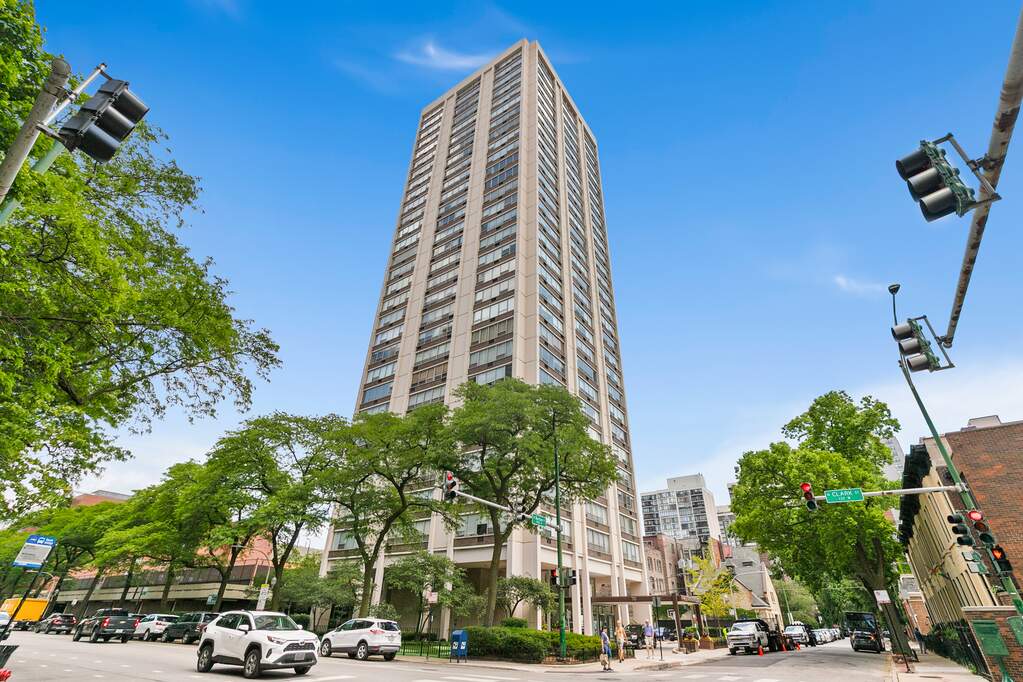 70 W Burton Place #1801, Chicago, IL 60610 | MLS# 12396248 ...
