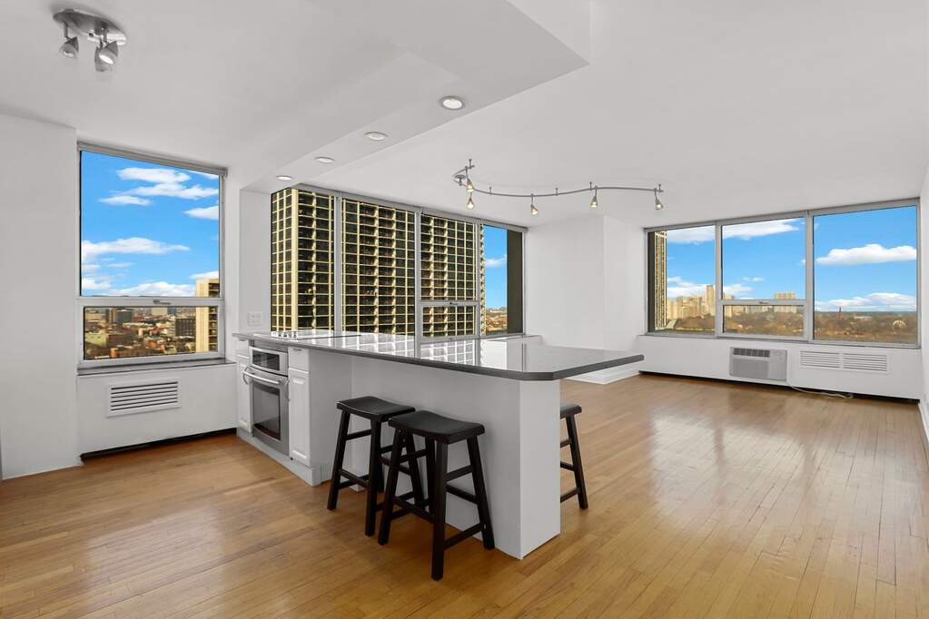 70 W Burton Place #1801, Chicago, IL 60610 | MLS# 12396248 ...