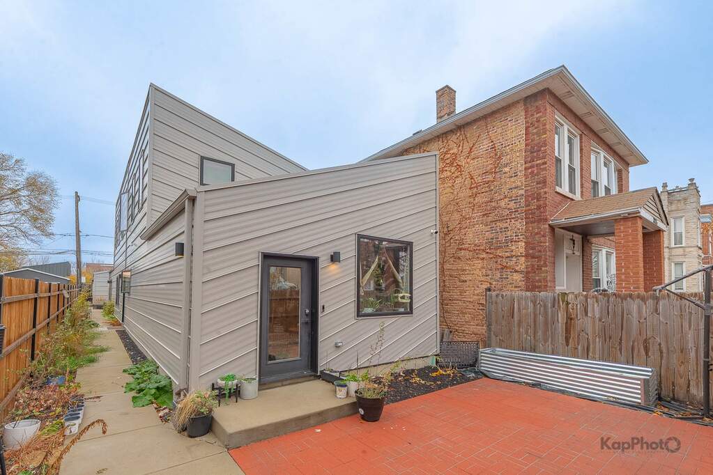 2828 W Wilcox Street, Chicago, IL 60612 | MLS# 12525431 | @properties ...