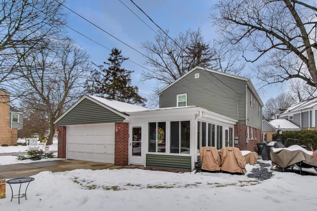 1319 E Mayfair Road, Arlington Heights, IL 60004 | MLS# 12596744 ...