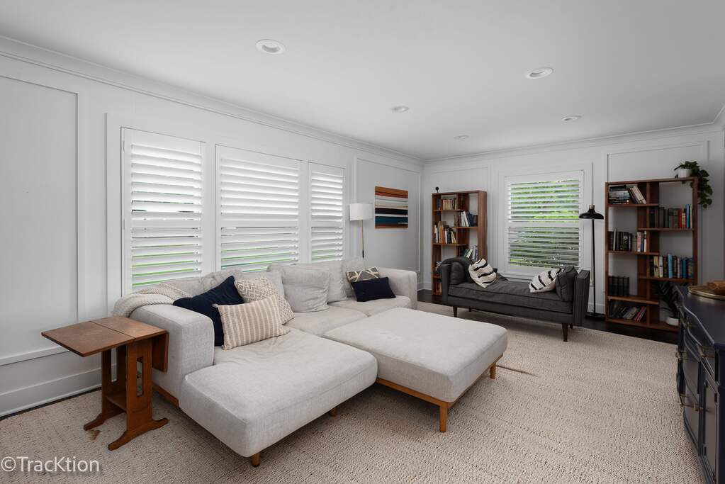 309 White Oak Drive, Naperville, IL 60540 | MLS# 12598991 | @properties ...