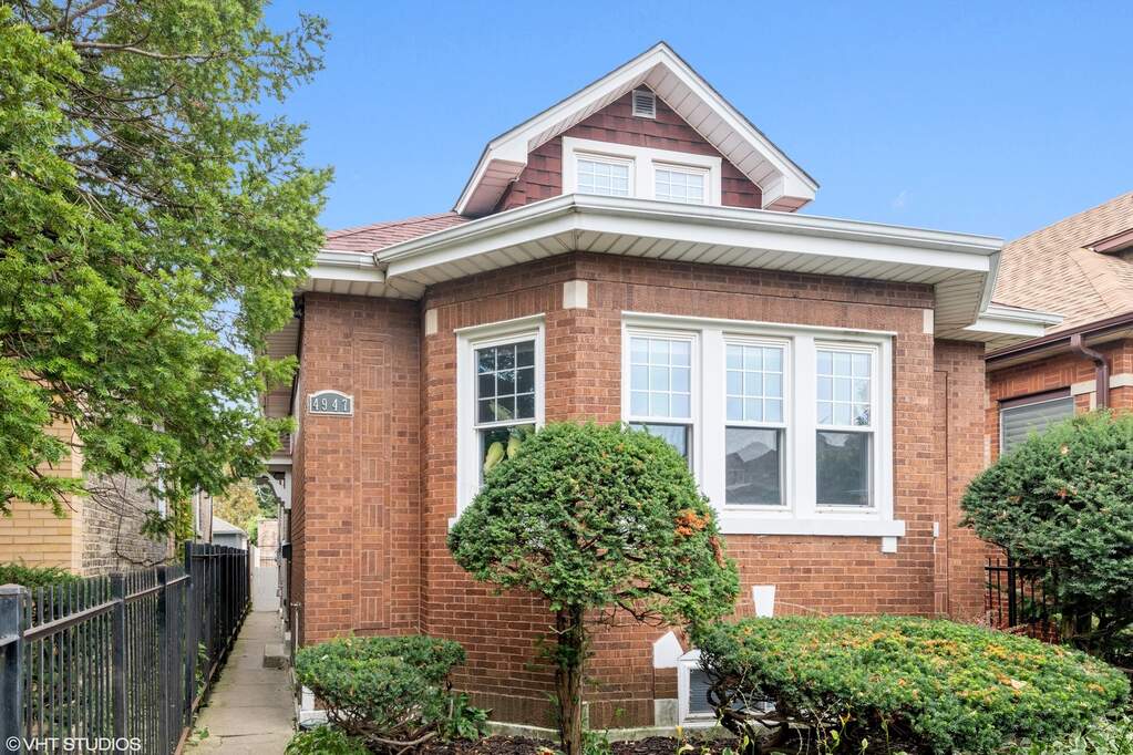 4947 W Parker Avenue, Chicago, IL 60639 | MLS# 12601907 | @properties ...