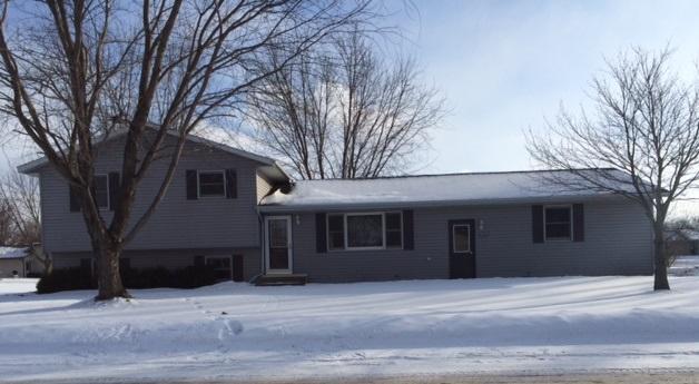 808 Amanda, Holmen, WI 54636 | MLS# 1405109 | @properties SE Wisconsin