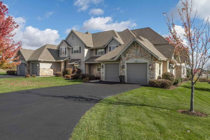 642 Eagleton Dr #55-28, Lake Geneva, WI 53147 | MLS# 1563553 ...