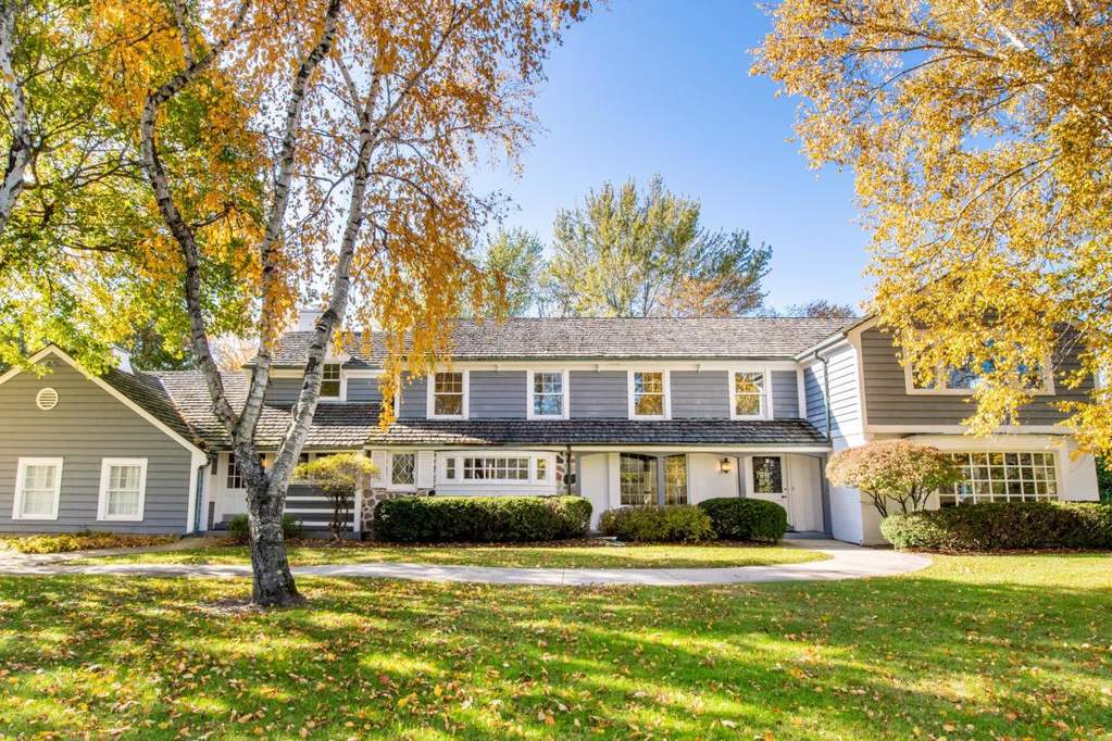 9485 N Range Line Rd, River Hills, WI 53217 | MLS# 1665196 ...