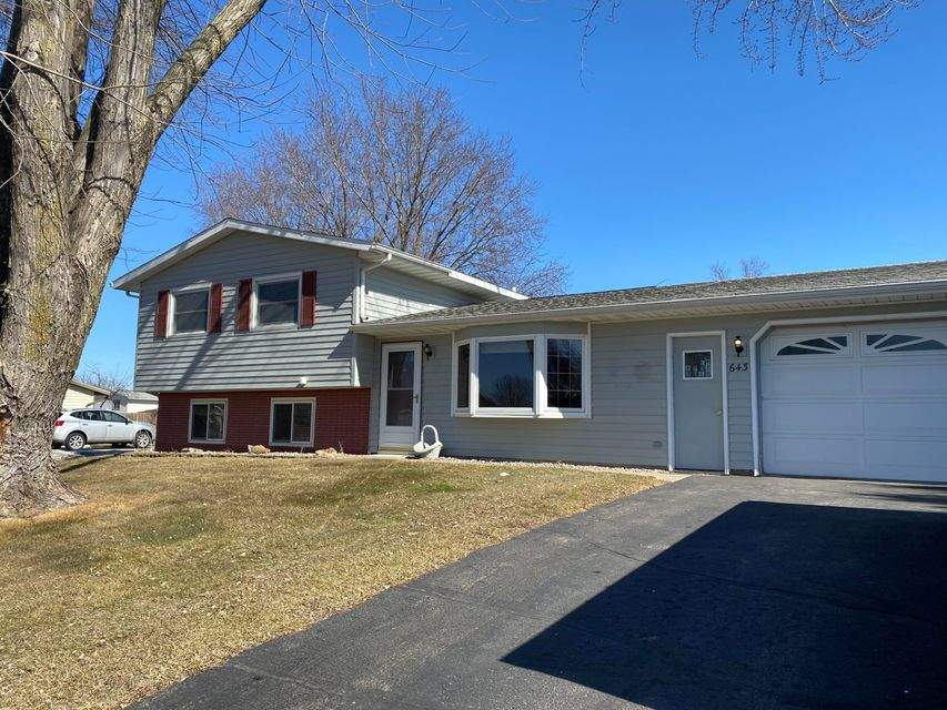 643 Campfire Dr, West Salem, WI 54669 | MLS# 1731805 | @properties SE ...