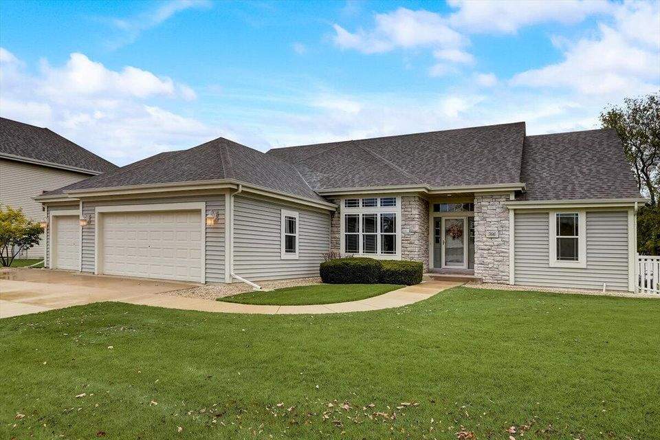 766 N Sandy Ln, Elkhorn, WI 53121 | MLS# 1769600 | @properties SE Wisconsin
