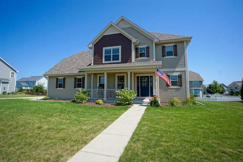 1972 Shasta Ave, Grafton, WI 53024 | MLS# 1805609 | @properties SE ...