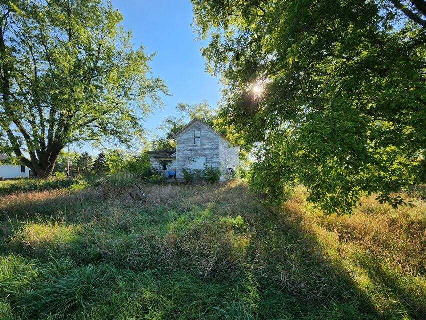 N1970 State Highway 32, Oostburg, WI 53070 | MLS# 1810103 | @properties ...