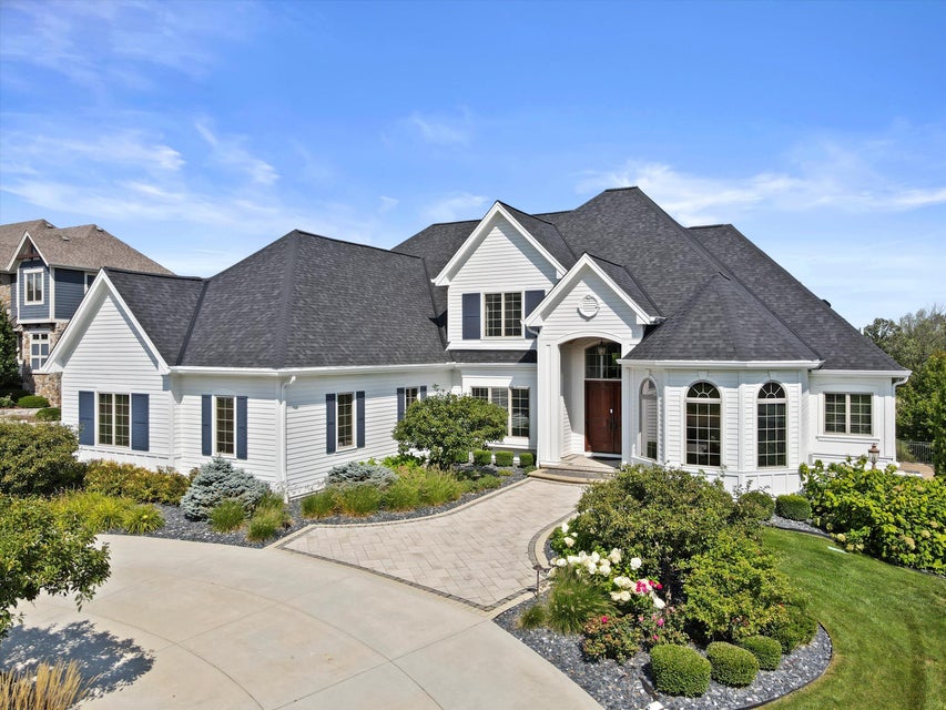 N41W23424 Century Farm Rd, Pewaukee, WI 53072 | MLS# 1810144 ...