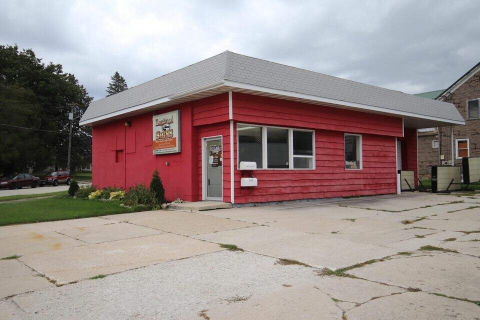 2026 Calumet Dr, New Holstein, WI 53061 | MLS# 1812630 | @properties SE ...