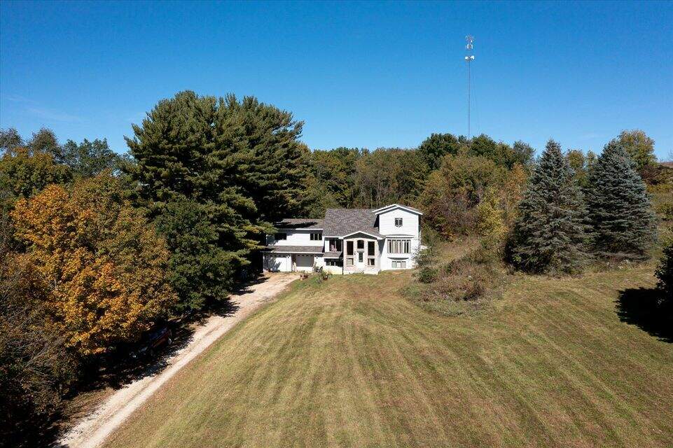S2926 County Rd B, Westby, WI 54667 | MLS# 1813266 | @properties SE ...