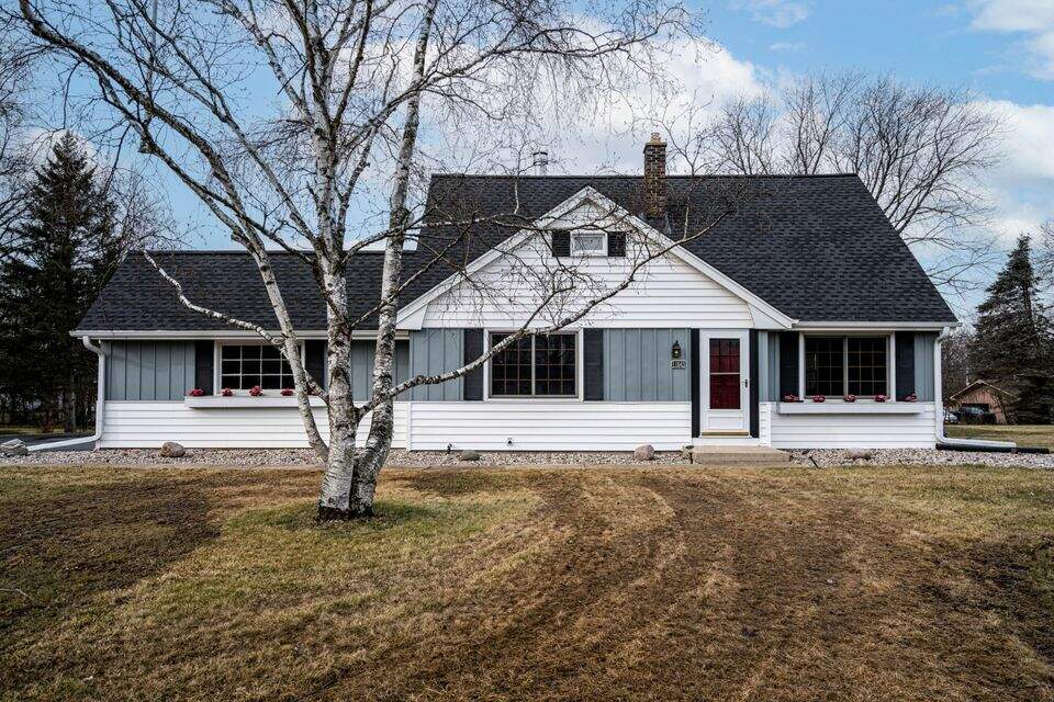 11643 N River Rd, Mequon, WI 53092 | MLS# 1821809 | @properties SE ...
