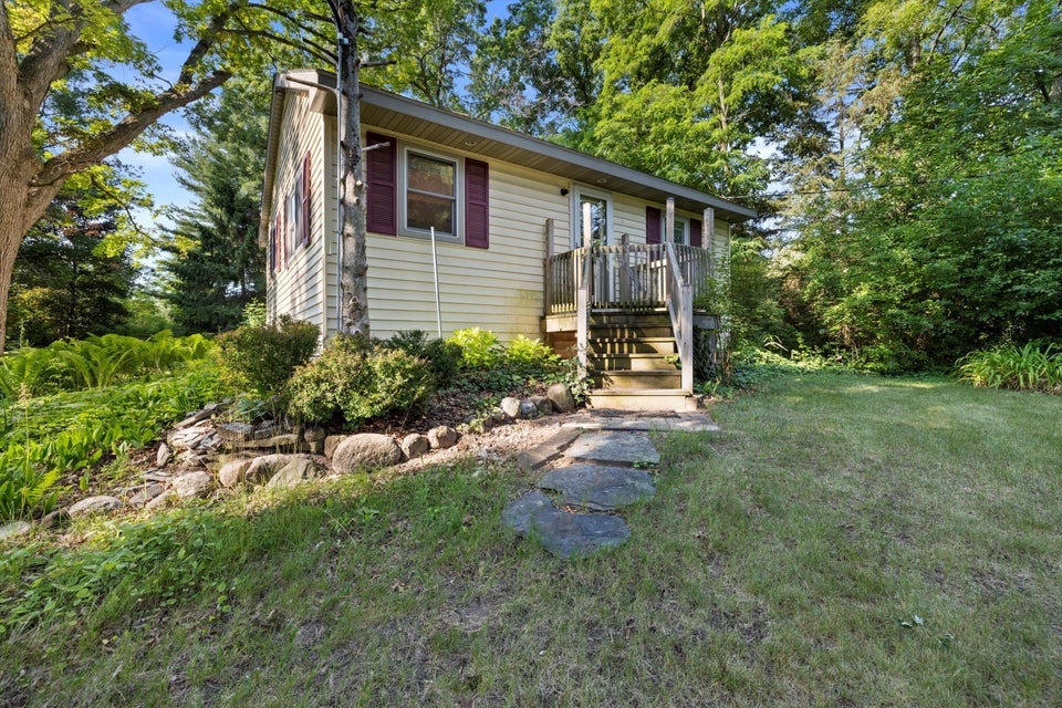 3501 104th St, Pleasant Prairie, WI 53158 | MLS# 1841997 | @properties ...