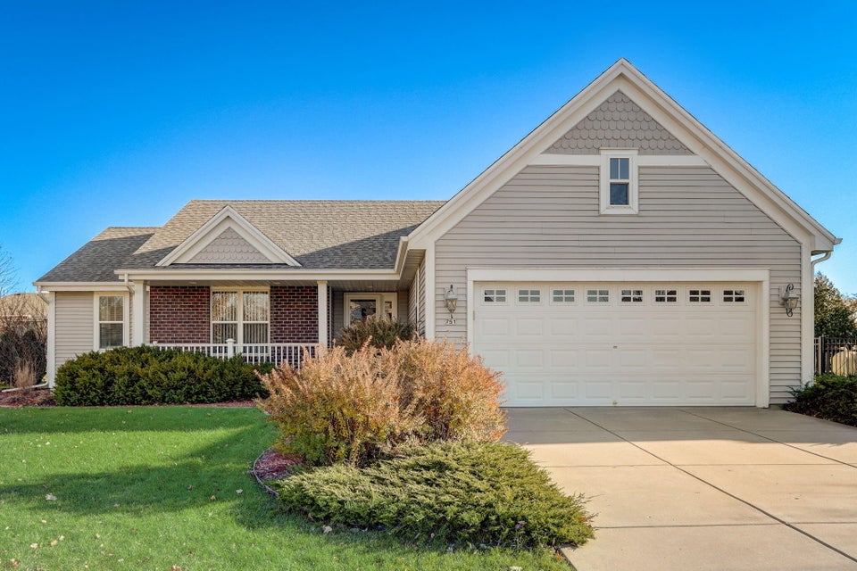 751 N Sandy Ln, Elkhorn, WI 53121 | MLS# 1857766 | @properties SE Wisconsin