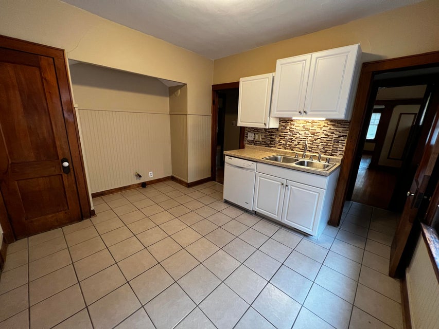 2523 N 49th St #2525, Milwaukee, WI 53210 | MLS# 1858922 | @properties ...