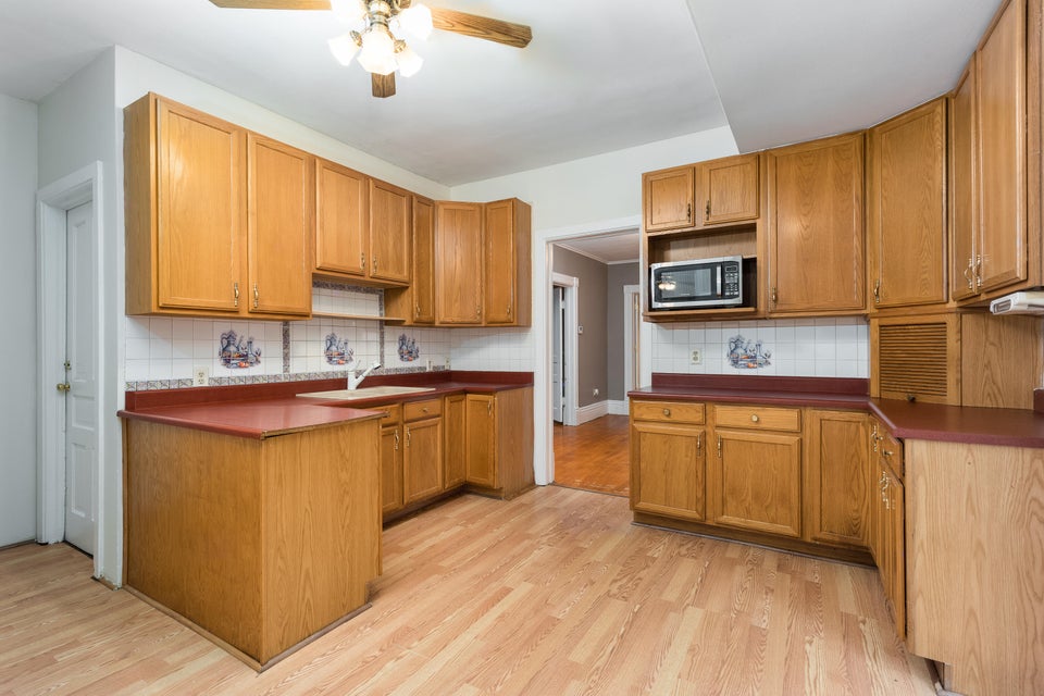 1126 S 12th St, Manitowoc, WI 54220 | MLS# 1859402 | @properties SE ...