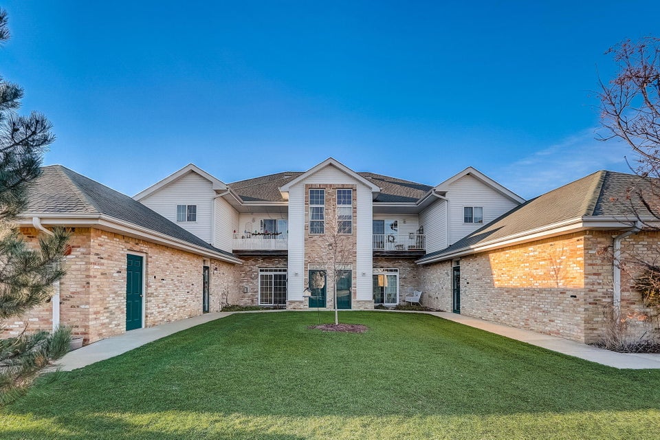 4249 Taylor Harbor W #5, Mount Pleasant, WI 53403 | MLS# 1859835 ...