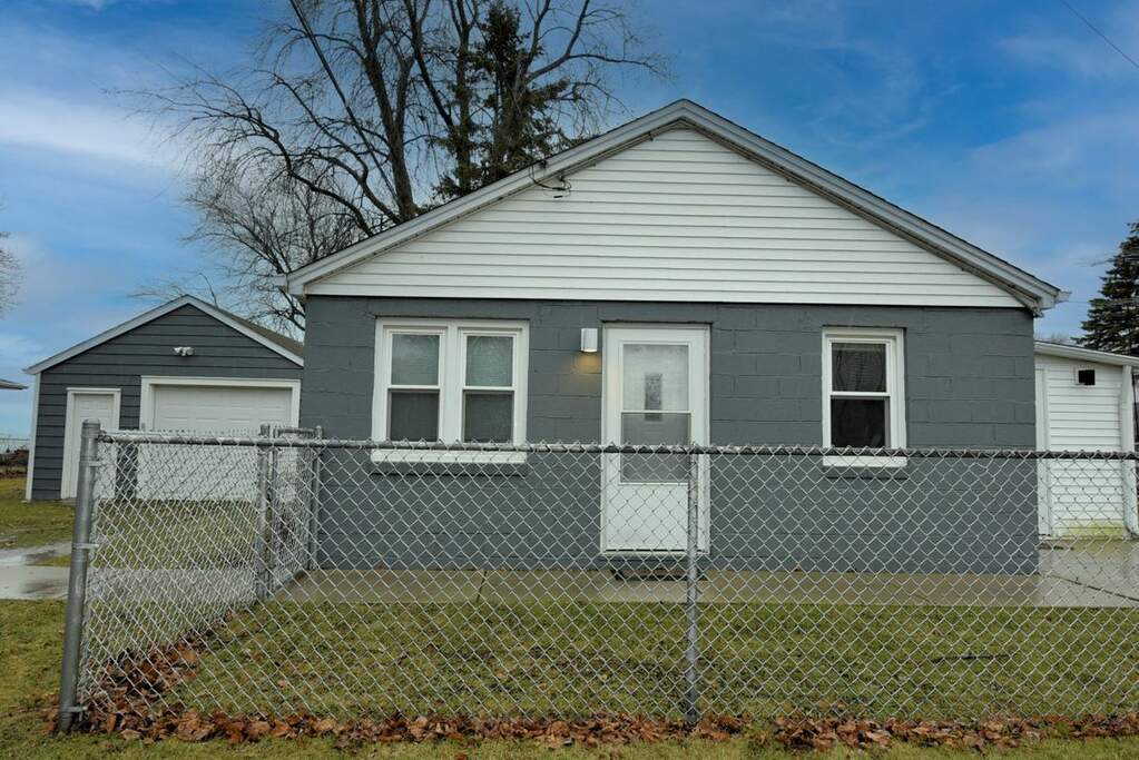 1315 Rosalind Ave, Mount Pleasant, WI 53403 | MLS# 1860575 ...