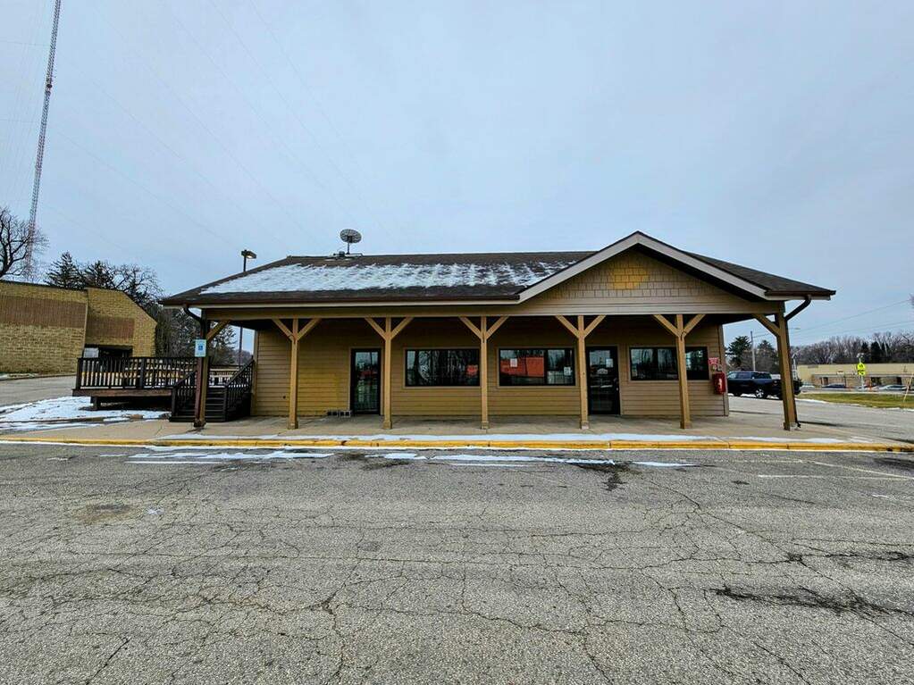 17544 N Main St, Galesville, WI 54630 | MLS# 1861686 | @properties SE ...