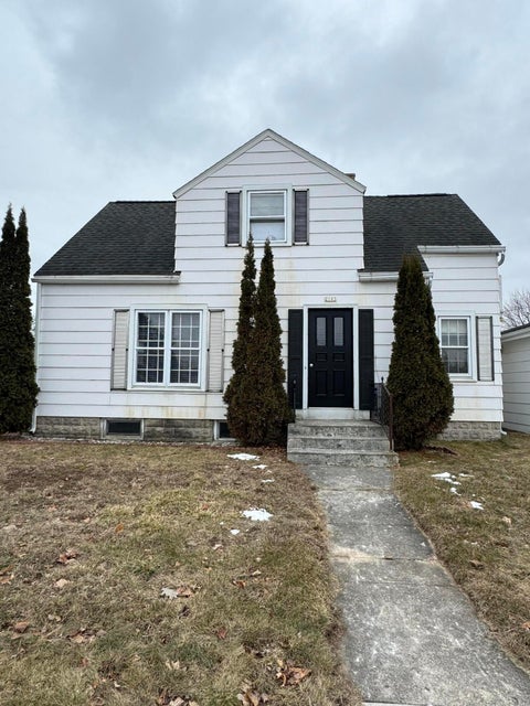 2103 Waldo Blvd, Manitowoc, WI 54220 | MLS# 1865513 | @properties SE ...