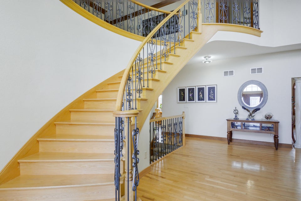 8448 E Ridge Dr, Pleasant Prairie, WI 53158 | MLS# 1865999 ...