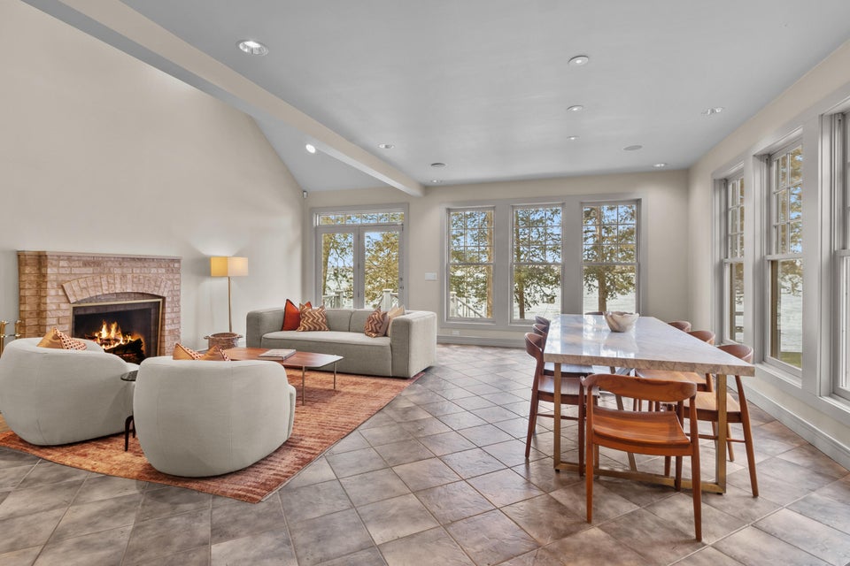 2129 E Lake Shore Dr #2133, Twin Lakes, WI 53181 | MLS# 1867917 ...