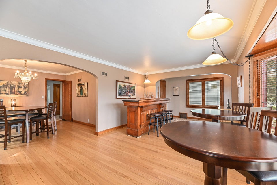 6511 W Chambers St, Milwaukee, WI 53210 | MLS# 1869633 | @properties SE ...