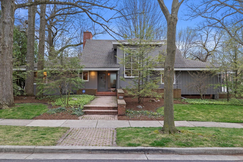 4685 N Wilshire Rd, Whitefish Bay, WI 53211 | MLS# 1870080 ...