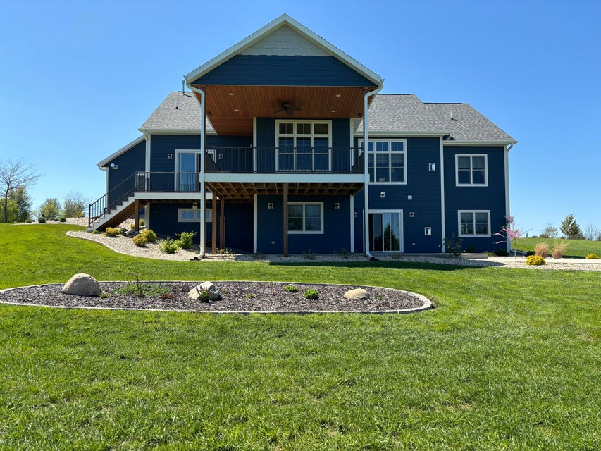 8930 Deer Run Dr, Allenton, WI 53002 | MLS# 1875123 | @properties SE ...