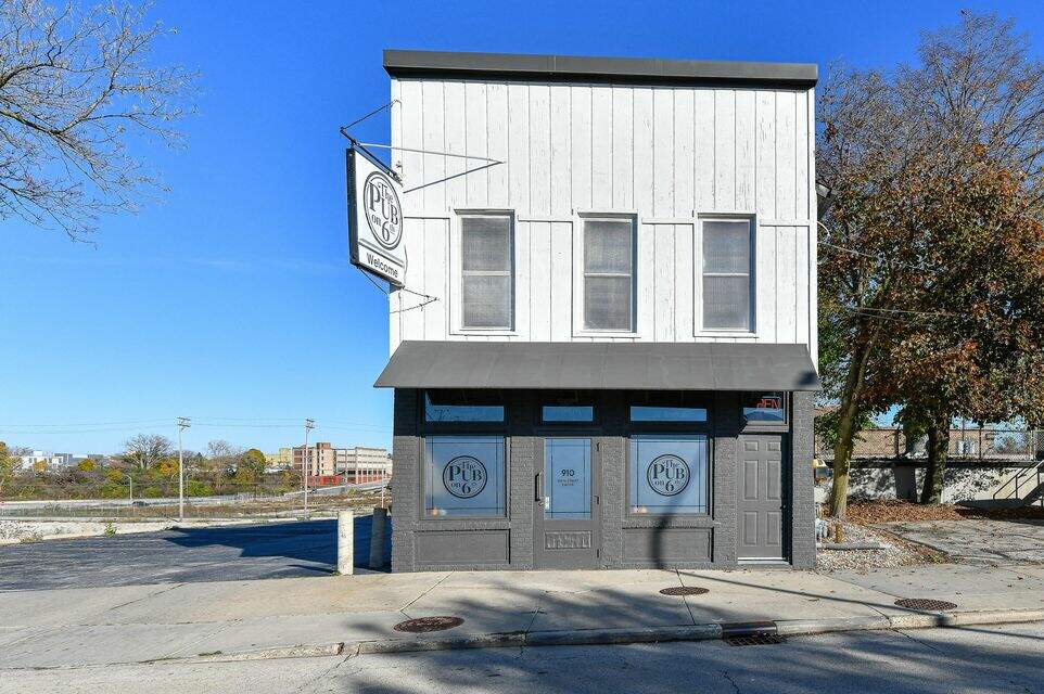 910 6th St, Racine, WI 53403 | MLS# 1908146 | @properties SE Wisconsin