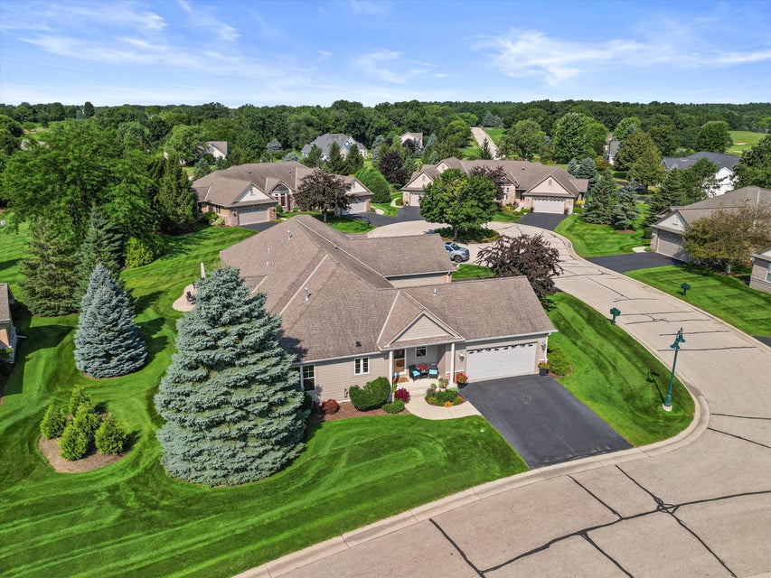 318 Eagles Cove Cir, North Prairie, WI 53153 | MLS# 1930605 ...