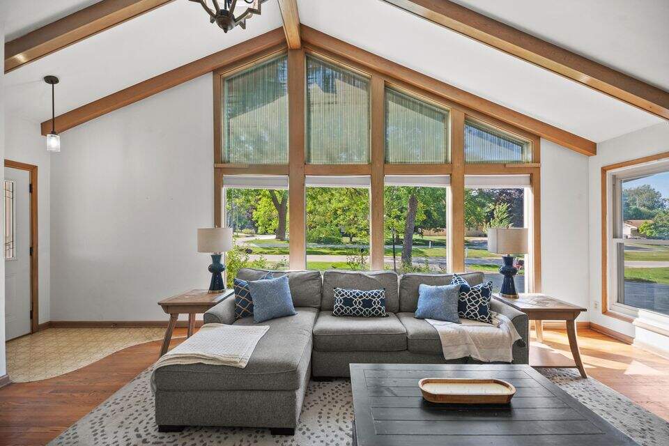 7740 N Santa Monica Blvd, Fox Point, WI 53217 | MLS# 1935342 ...