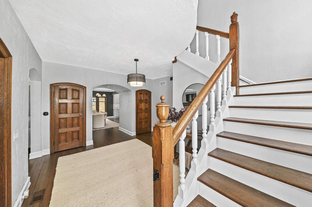 4709 N Cramer St, Whitefish Bay, WI 53211 | MLS# 1963526 | @properties ...