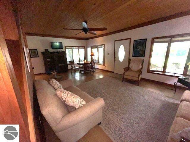 10220 S East Torch Lake Drive, Alden, MI 49612 | MLS# 1923984 ...