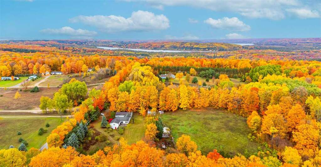 9517 Mcpherson Road, Alden, MI 49612 | MLS# 472867 | @properties SE ...