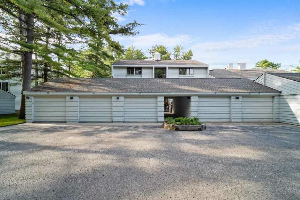 3400 S Lakeside Drive #17, Petoskey, MI 49770 | MLS# 473511 ...