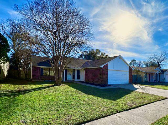 2613 Castanada Circle, Fort Worth, TX 76112 | MLS# 20261407 | @properties lone star Christie's ...