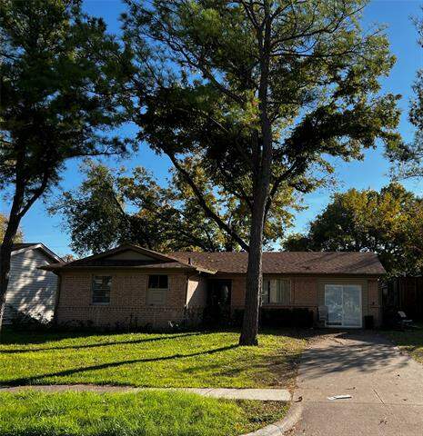 117 W Cober Drive, Grand Prairie, TX 75051 | MLS# 20484192 ...