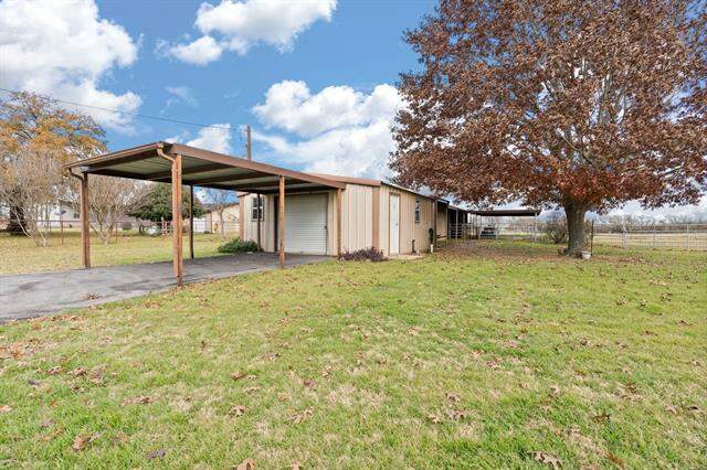 3917 County Road 423, Grandview, TX 76050 | MLS# 20498998 | @properties ...