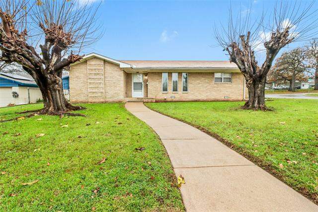 3416 Falcon Drive, Forest Hill, TX 76119 | MLS# 20499237 | @properties ...