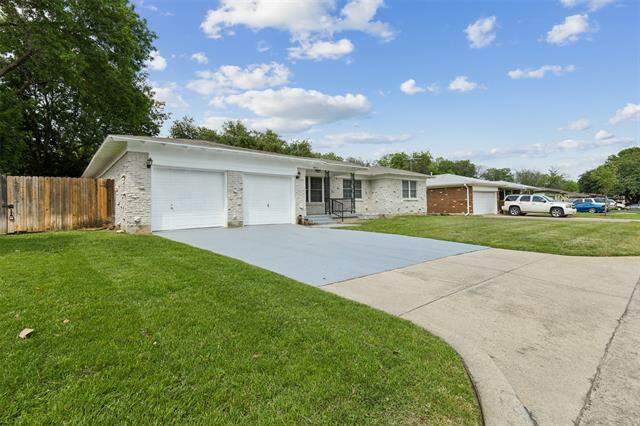 4913 Ira Street, Haltom City, TX 76117 | MLS# 20590686 | @properties ...