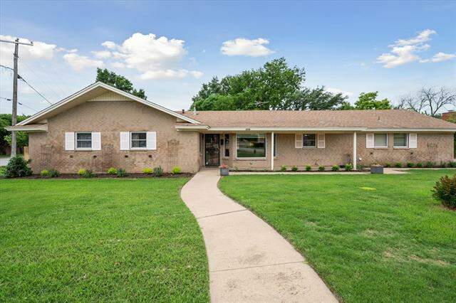 8001 Chapin Road, Benbrook, TX 76116 | MLS# 20600807 | @properties ...