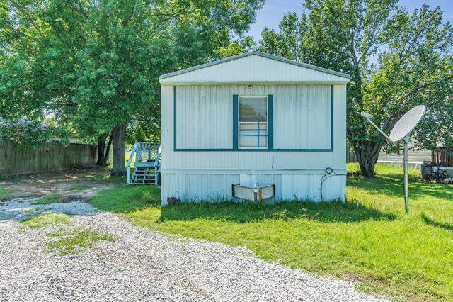 1725 Gale Drive, Azle, TX 76020 | MLS# 20636178 | @properties lone star ...