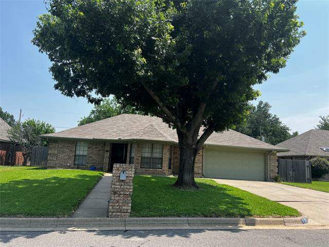 132 Brushy Mound, Burleson, TX 76028 | MLS# 20665032 | @properties lone ...