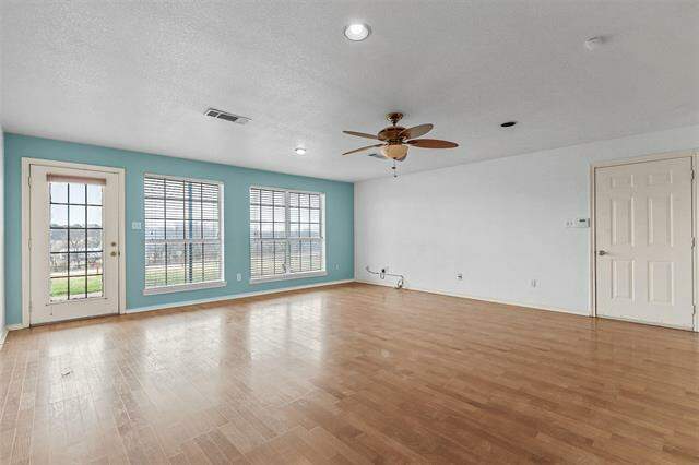 501 Finney Drive, Weatherford, TX 76085 | MLS# 20824419 | @properties ...